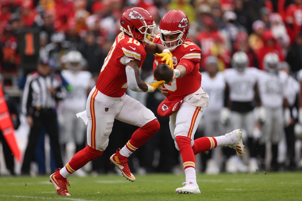 49ers vs. Chiefs Super Bowl LVIII Teaser: Adding Some Cushion With ...